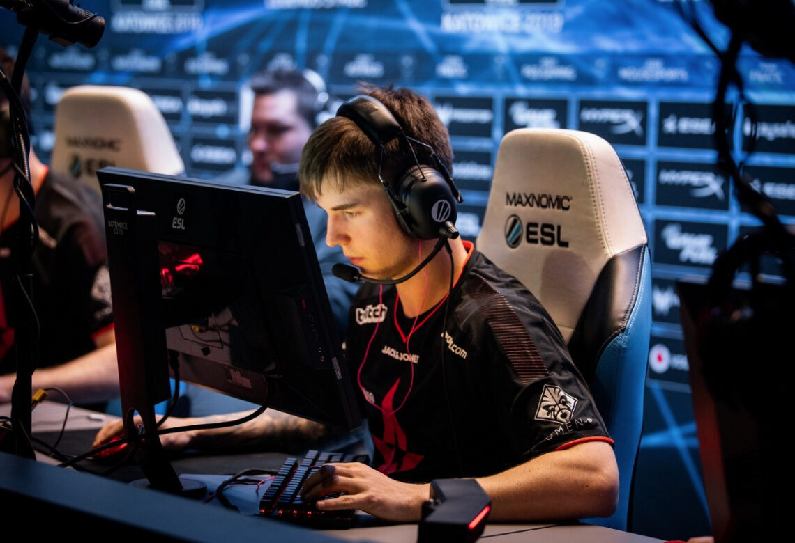 E-sportstjerne eller Twitch-streamer: Unges nye drømmejob - Gaming-basen.dk